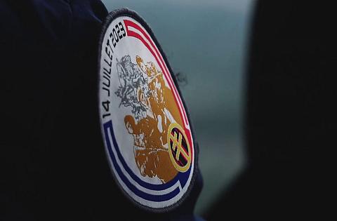 14 juillet 2023 : une pilote des Forces aériennes de la gendarmerie ...
